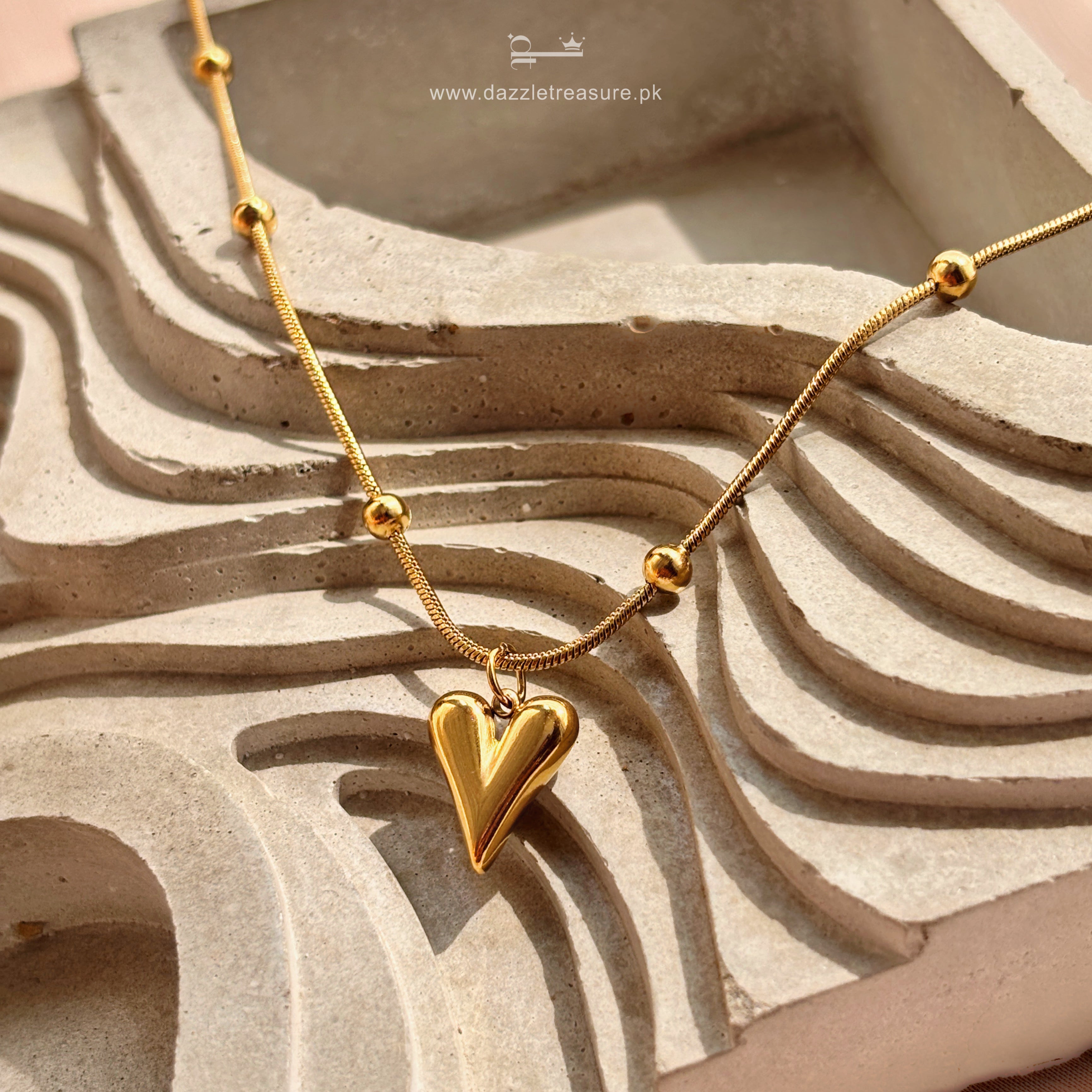 Golden Pulse Necklace – Dazzle Treasure